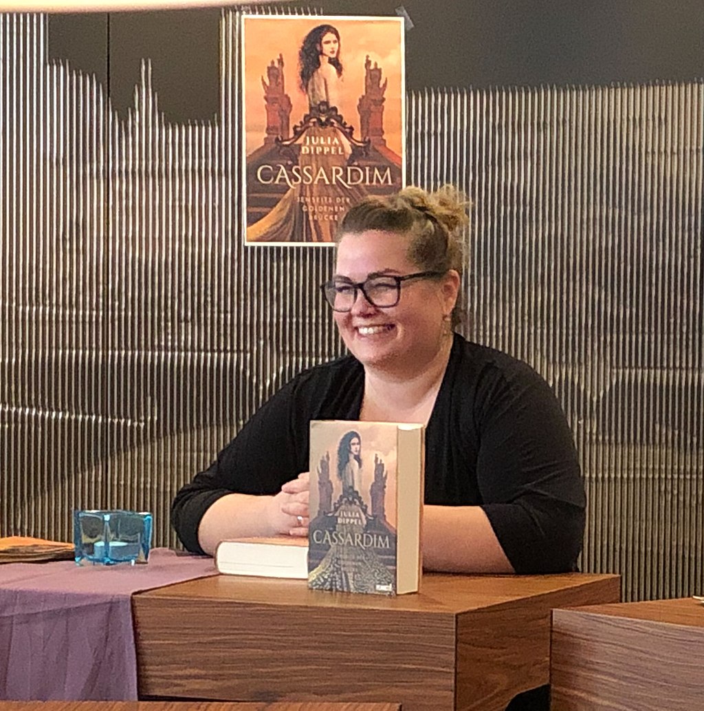 Julia Dippel: Reihenfolge ihrer Bücherserien - Reihenfolge